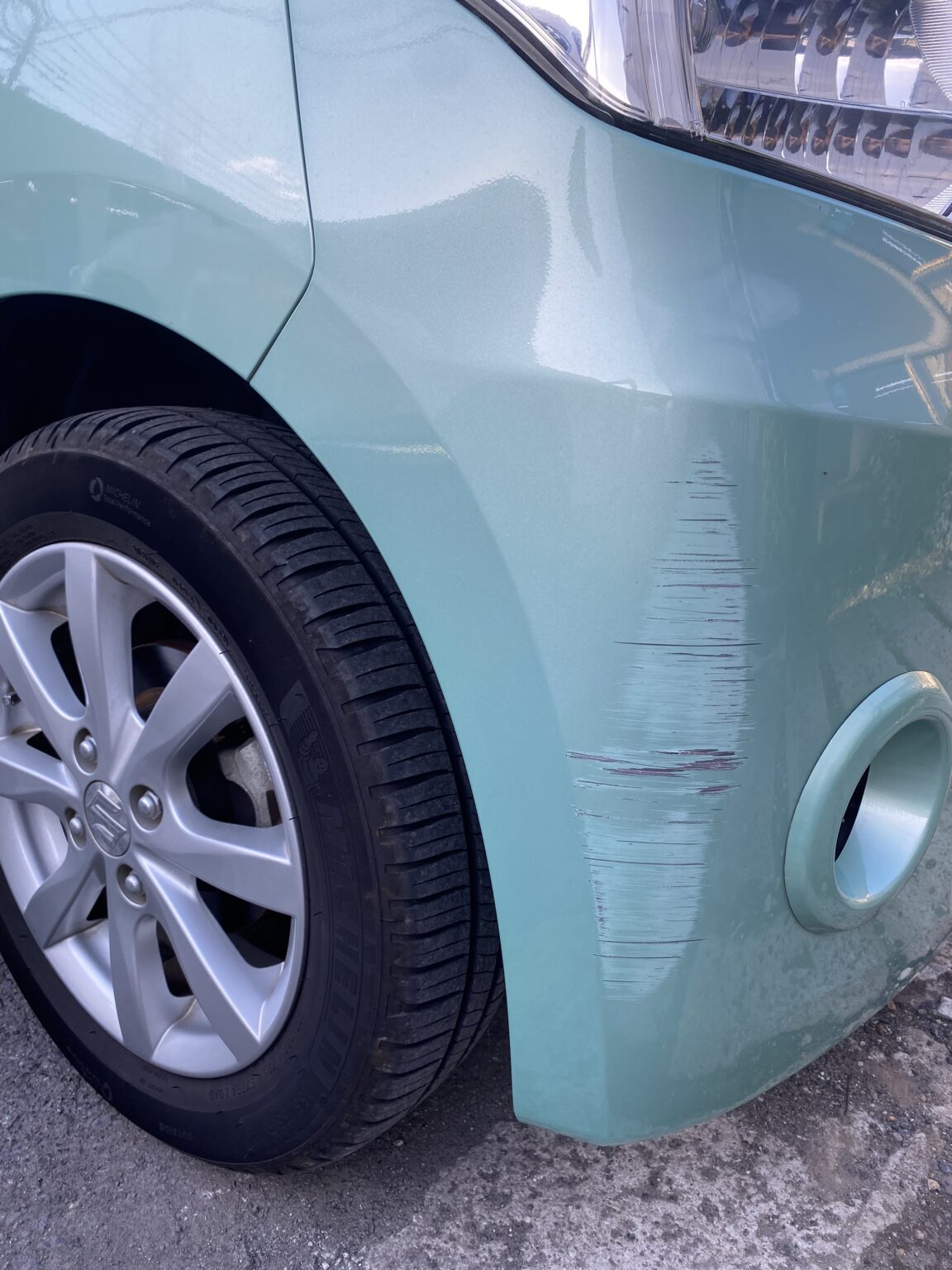 中古車の下取り額に擦り傷・へこみ傷は影響する?修理の判断におすすめの業者を紹介 | Moonshot